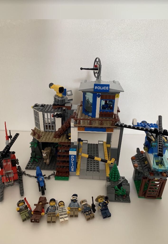 Lego - City Mountain Police HQ - Set 60174, Hobbies & Toys, Toys ...