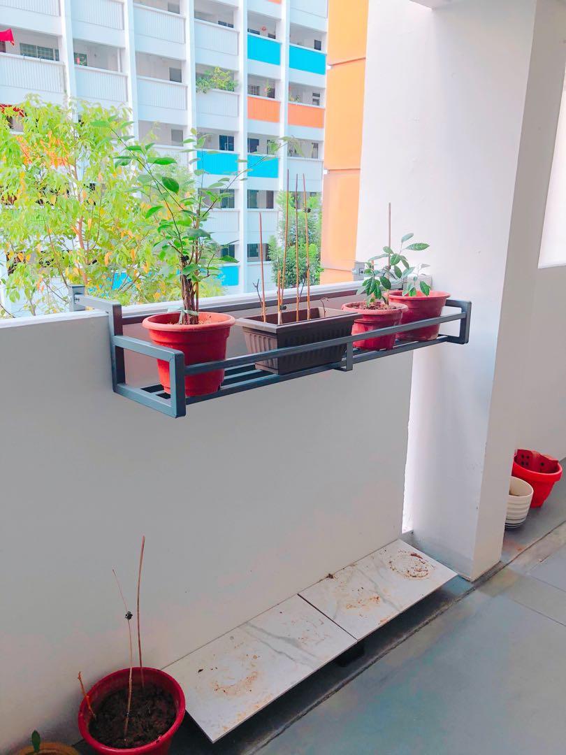 Modern Heavy Duty High Flower Plant Rack Balcony Display Shelf for HDB ...