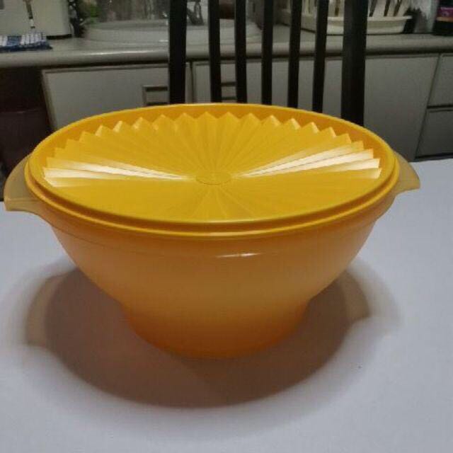 Tupperware salad bowl (1), Furniture & Home Living, Kitchenware ...
