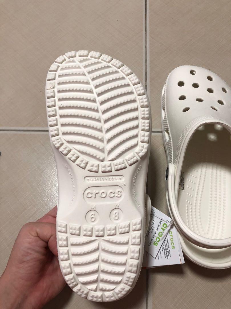 Crocs white, Women's Fashion, Footwear, Flipflops and Slides on Carousell