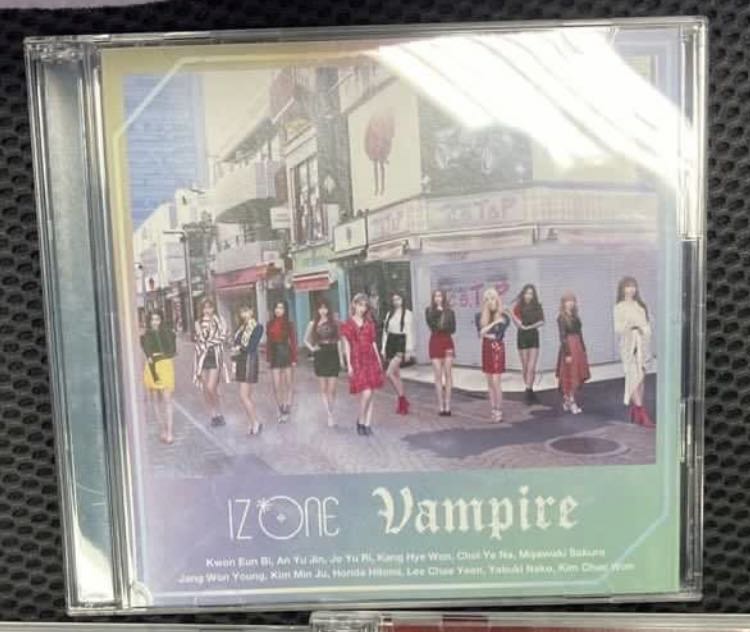 Iz*one 日本 Vampire cd+dvd 專輯版本, 韓流 - Carousell