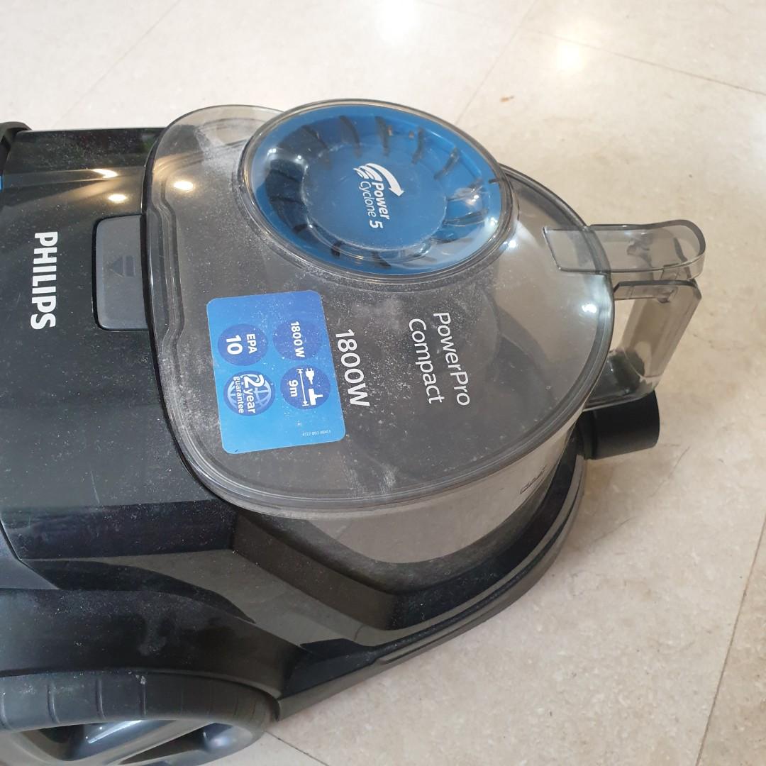 Philips Cyclone 5 1800w dust compartment, TV & Home Appliances, Vacuum ...