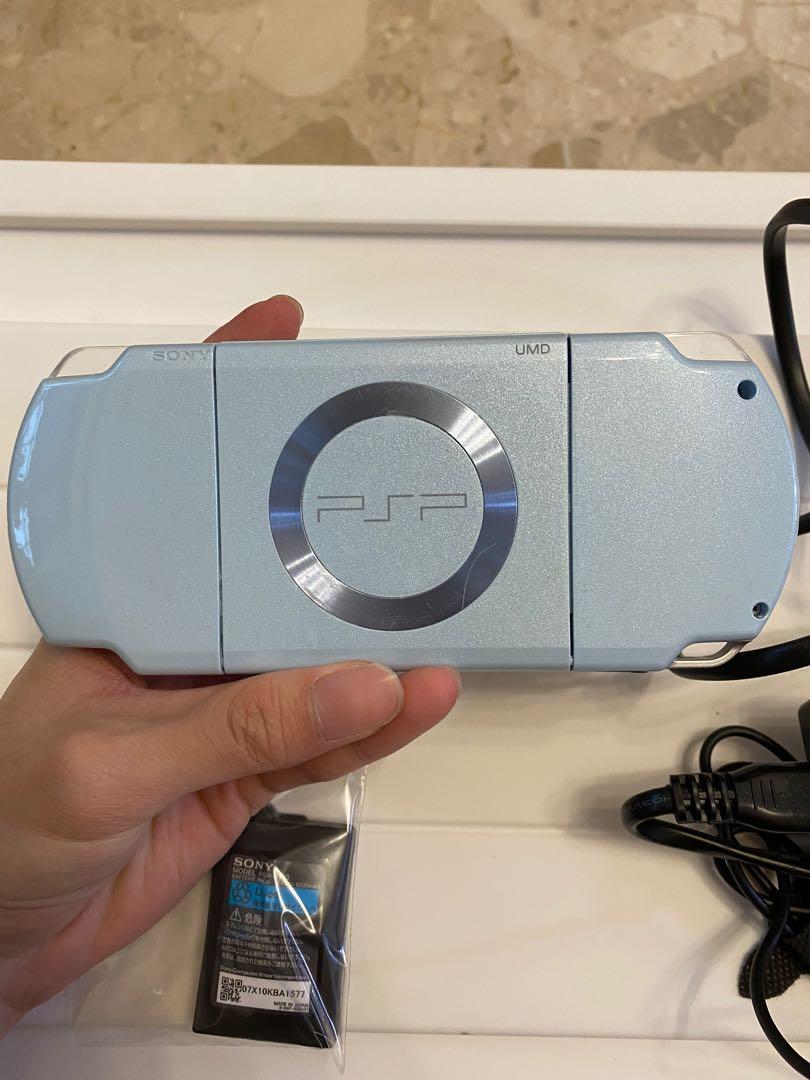 PSP 2000 Felicia Blue (Functional), Video Gaming, Video Game Consoles ...