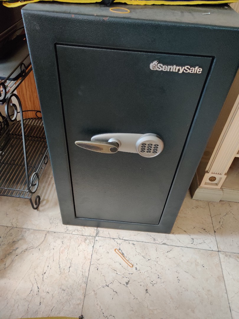 Sentry safe vault, Furniture & Home Living, Security & Locks, Safe on ...