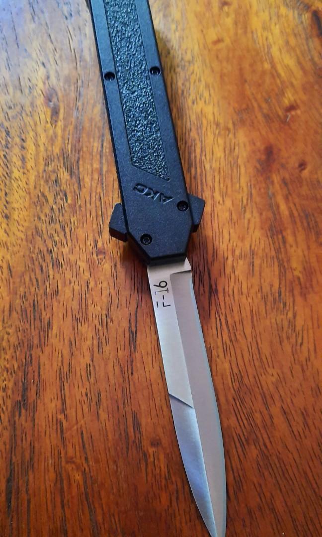 SWITCHBLADE -AKC F-16 OTF Automatic Knife | Made in Italy, Sports ...