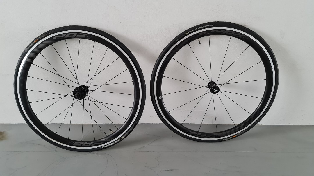 Giant PA2 tubeless ready rim brake wheelset with Giant Gavia Tubeless ...