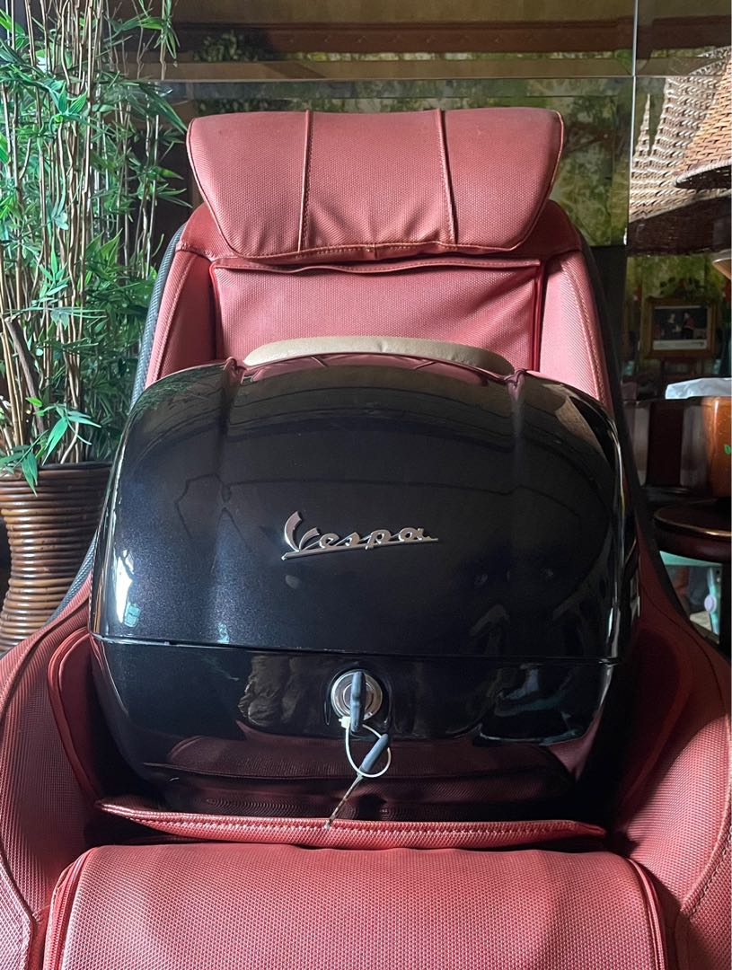 Vespa GTS 150 Original Top/Rear Box (Black), Motorcycles, Motorcycle ...