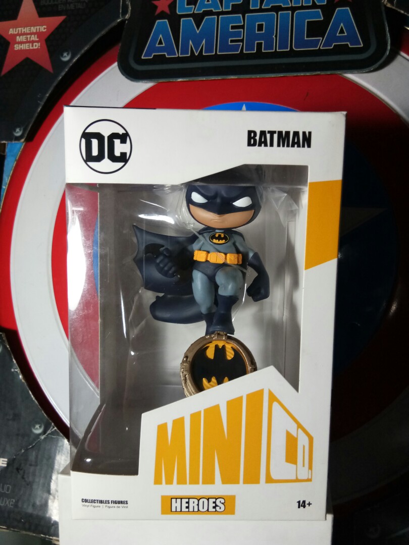 Batman on Batsignal DC Comics Minico Iron Studios Mini Co Batman 80 ...