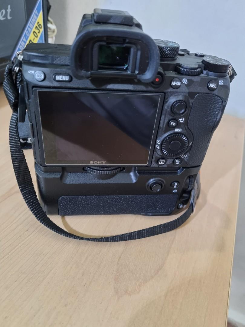 Sony A7iii (Full Box, Pristine, with Wrrty), Photography, Cameras on ...