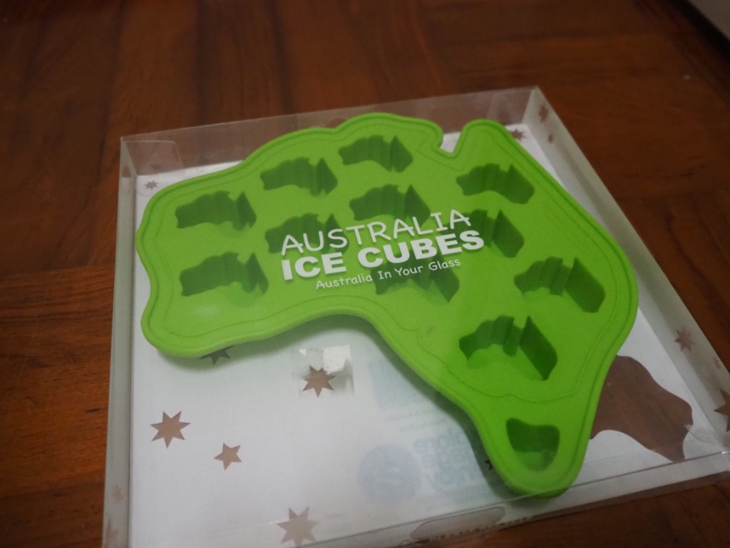 澳洲地圖冰模 Australian Map Ice Cube Tray, 傢俬＆家居, 廚具和餐具, 食物整理及儲存 - Carousell