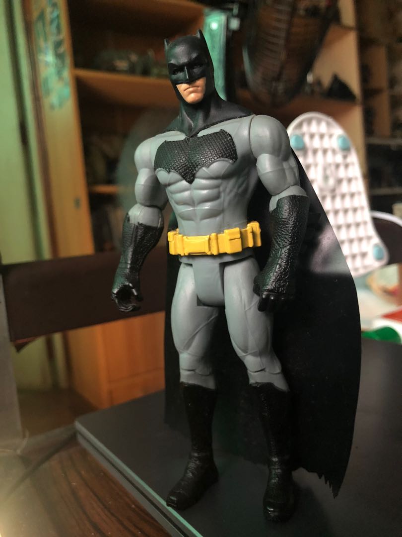 Batman basic figure Batman v Superman authentic and original, Hobbies ...