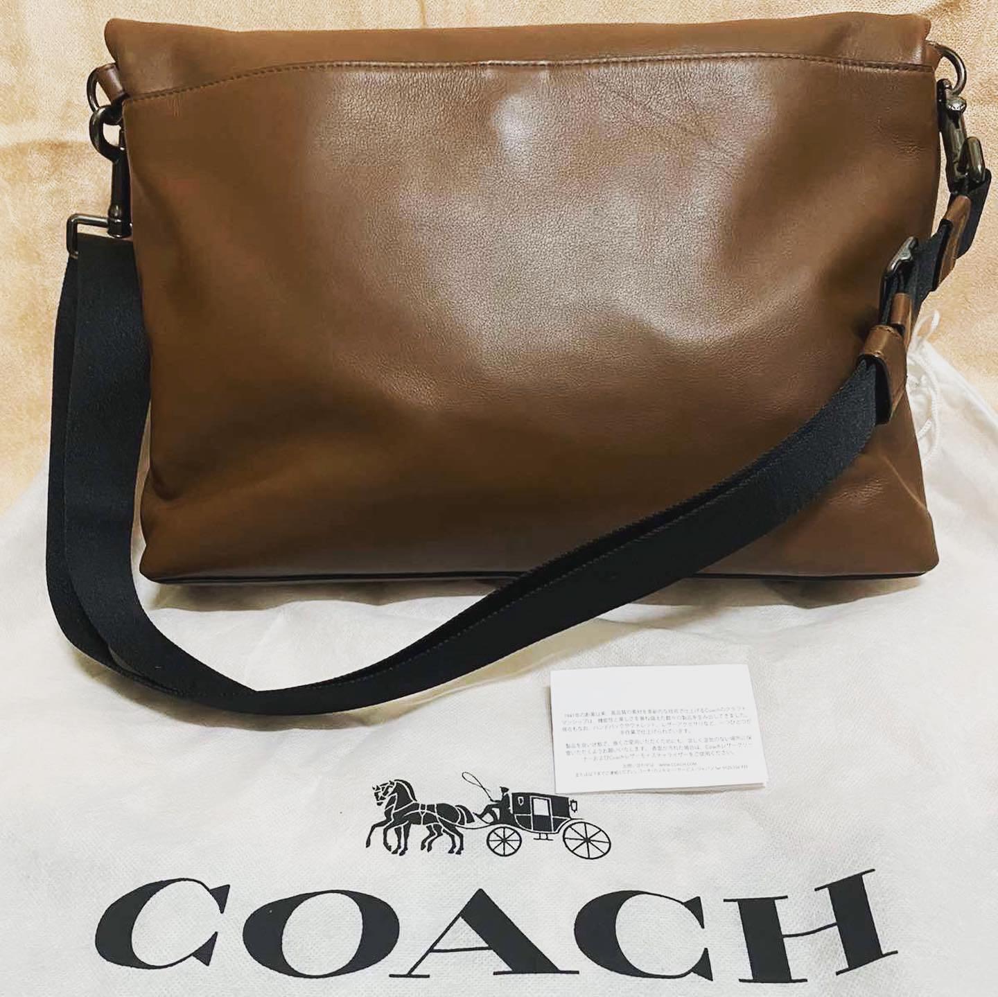 Coach Thompson Foldover Tote Bag, Luxury, Bags & Wallets on Carousell