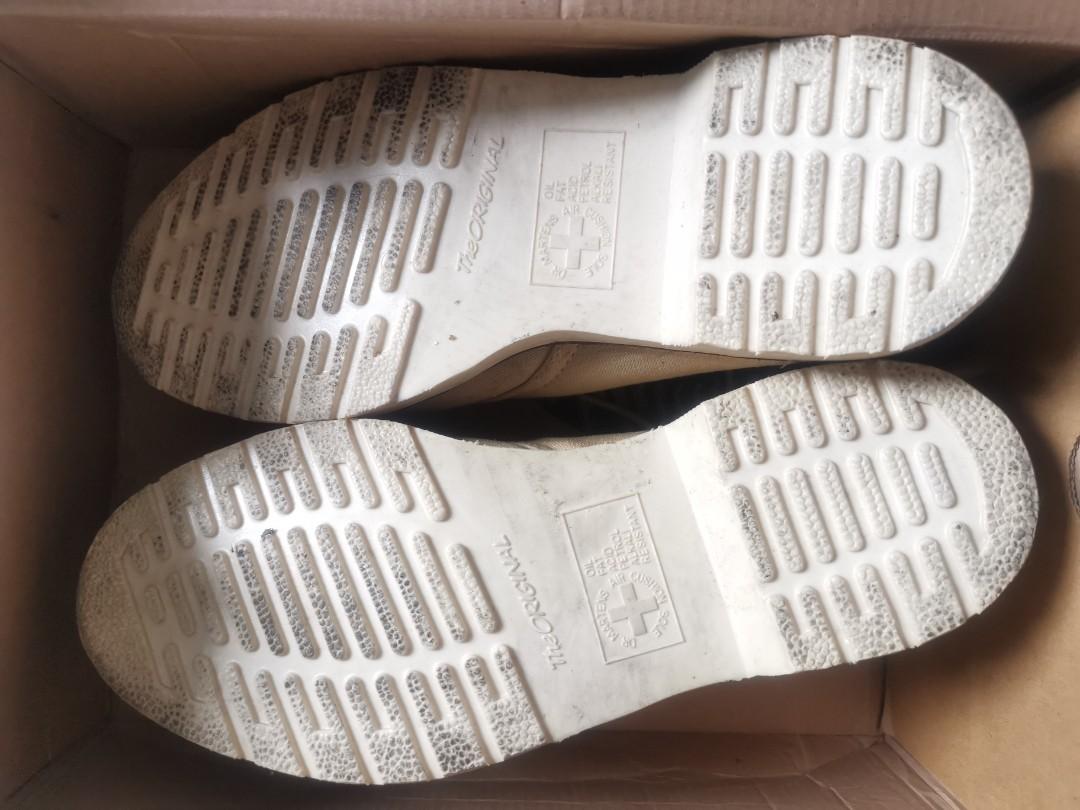 Dr Martens Lester, Women's Fashion, Footwear, Boots on Carousell