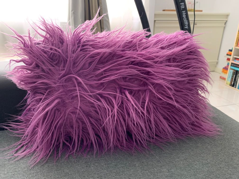 KAISON Fluffy Furry Pillow, Furniture & Home Living, Home Decor ...