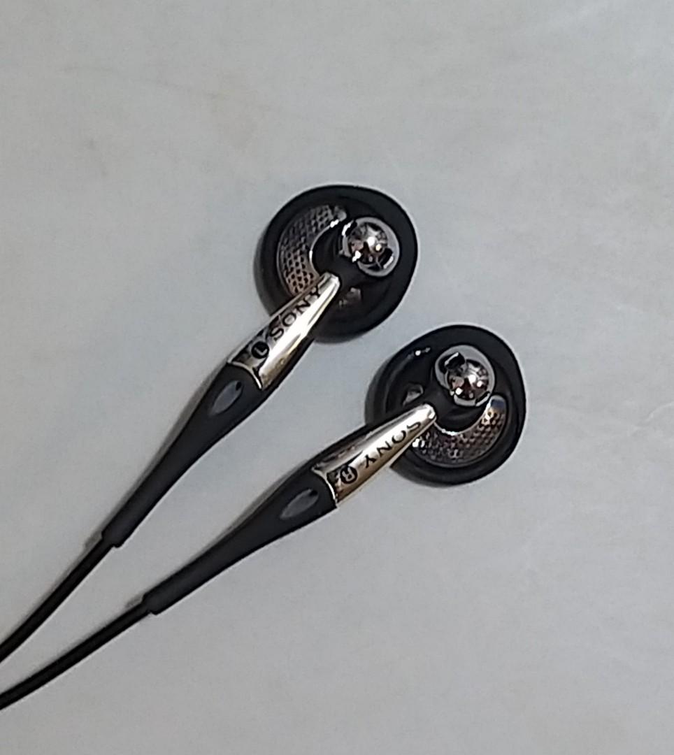 罕有絕版頂級Sony (蟬)MDR-E888 3.5mm連原裝延長線版耳機, 興趣及遊戲, 音樂、樂器 & 配件, 樂器配件 - Carousell