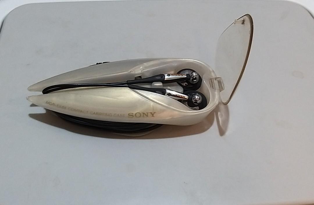 罕有絕版頂級Sony (蟬)MDR-E888 3.5mm連原裝延長線版耳機, 興趣及遊戲, 音樂、樂器 & 配件, 樂器配件 - Carousell