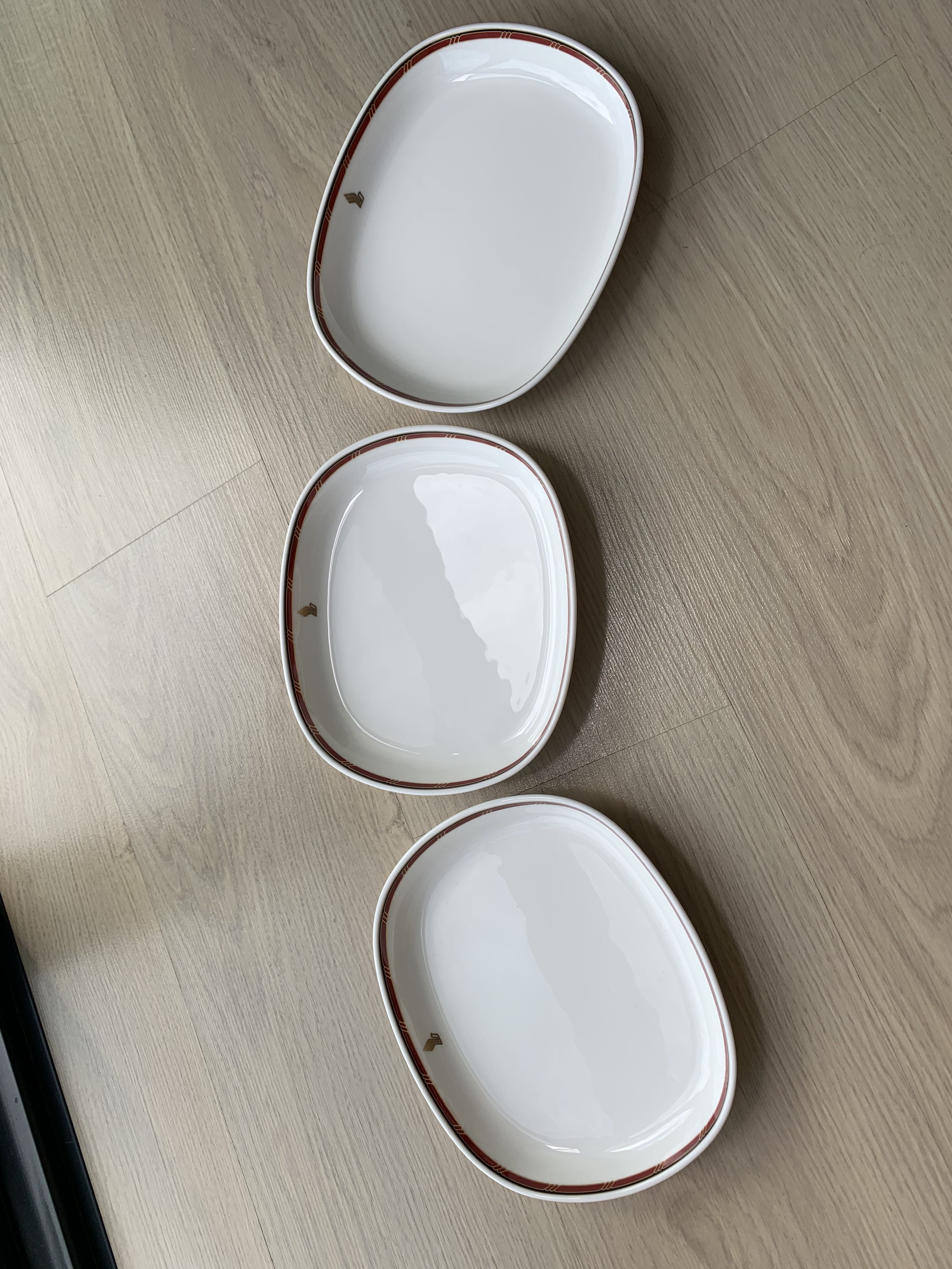 Vintage SIA plates (3 Plates), Furniture & Home Living, Kitchenware ...