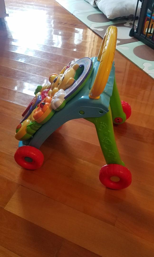 Vtech Winnie the Pooh Walker, 兒童＆孕婦用品, 嬰兒玩具 - Carousell