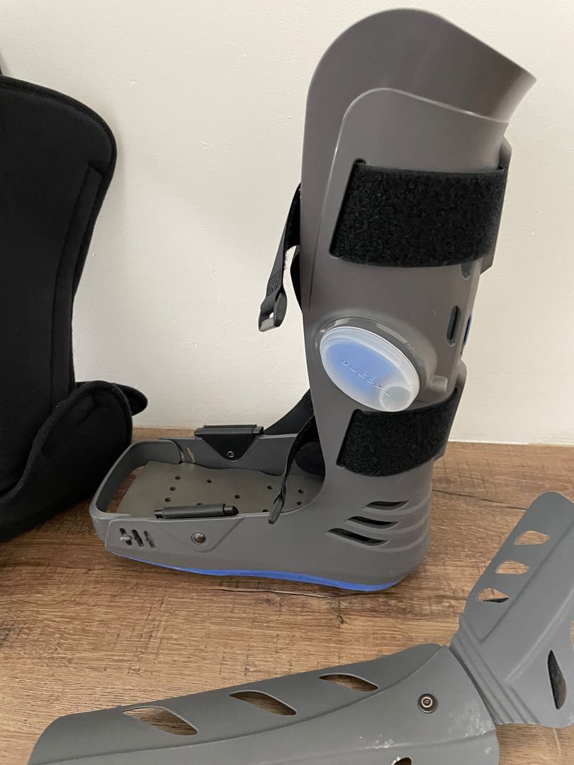 Air cast, Everything Else on Carousell