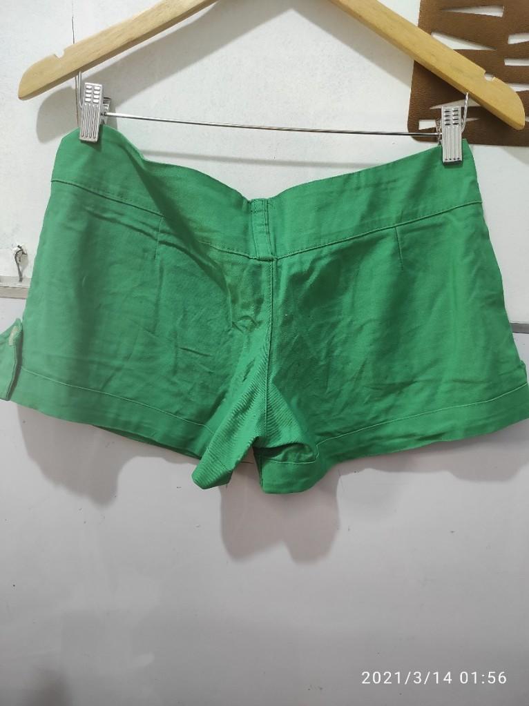 Basic green short shorts, Women's Fashion, Bottoms, Shorts on Carousell