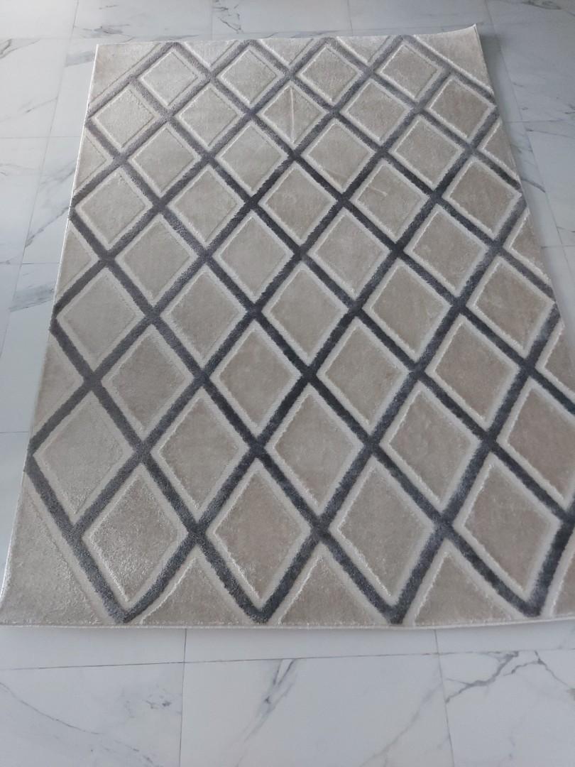 Carpet 2.3m wide x 1.6m long, Furniture & Home Living, Home Decor ...