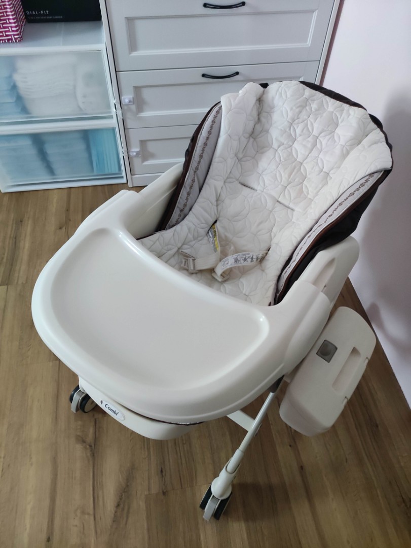 Combi Fellato Auto Swing Baby Rocker, Babies & Kids, Infant Playtime on ...