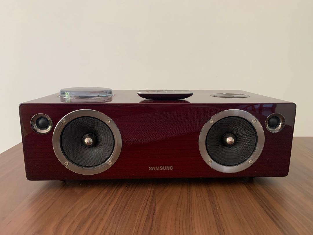 Samsung E750 Wireless Audio Dock with Valve Amplifier, Audio, Portable ...