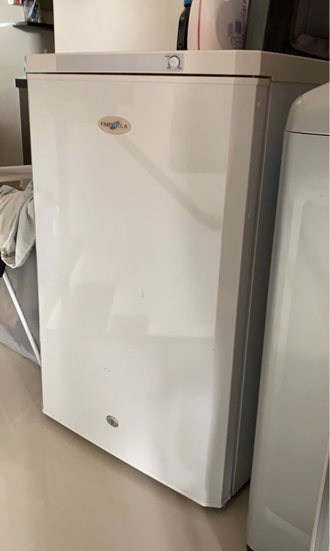 Farfalla Standing Chest Freezer (120L), TV & Home Appliances, Kitchen ...