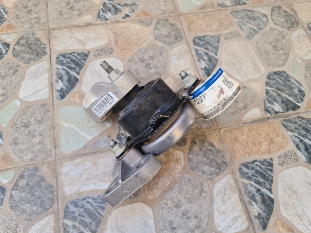Ford Explorer Engine Mount Engine Support Right Side, Car Parts ...