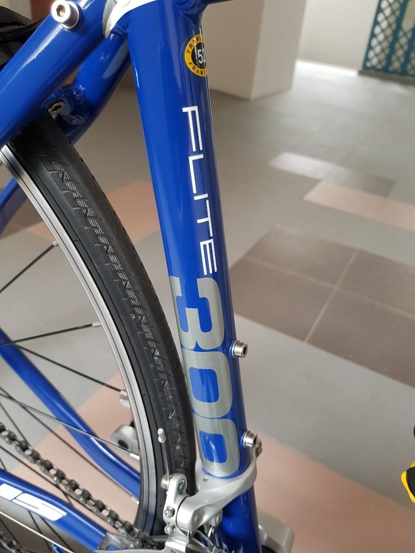 KHS Flite 300 Road Bike, Sports Equipment, Bicycles & Parts, Bicycles on Carousell