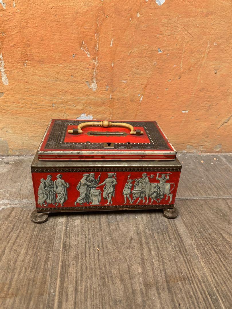 Kotak kaleng jadul eropa, Antik, Pajangan di Carousell