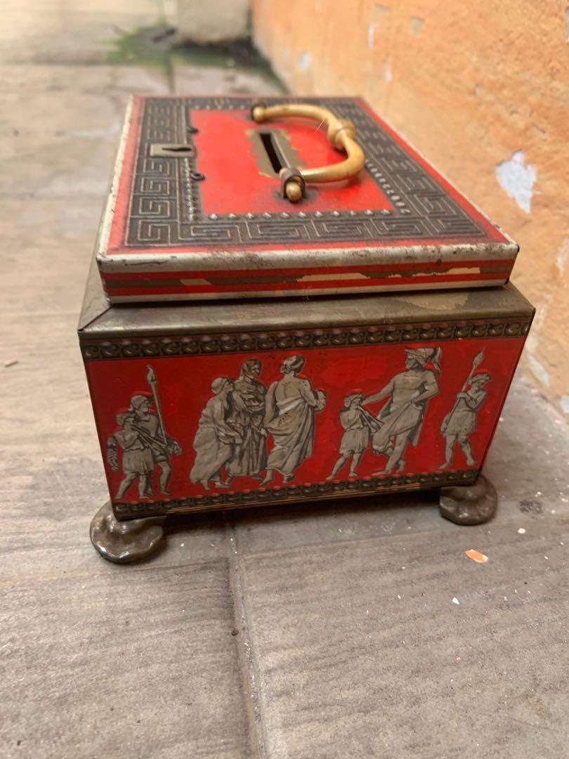 Kotak kaleng jadul eropa, Antik, Pajangan di Carousell