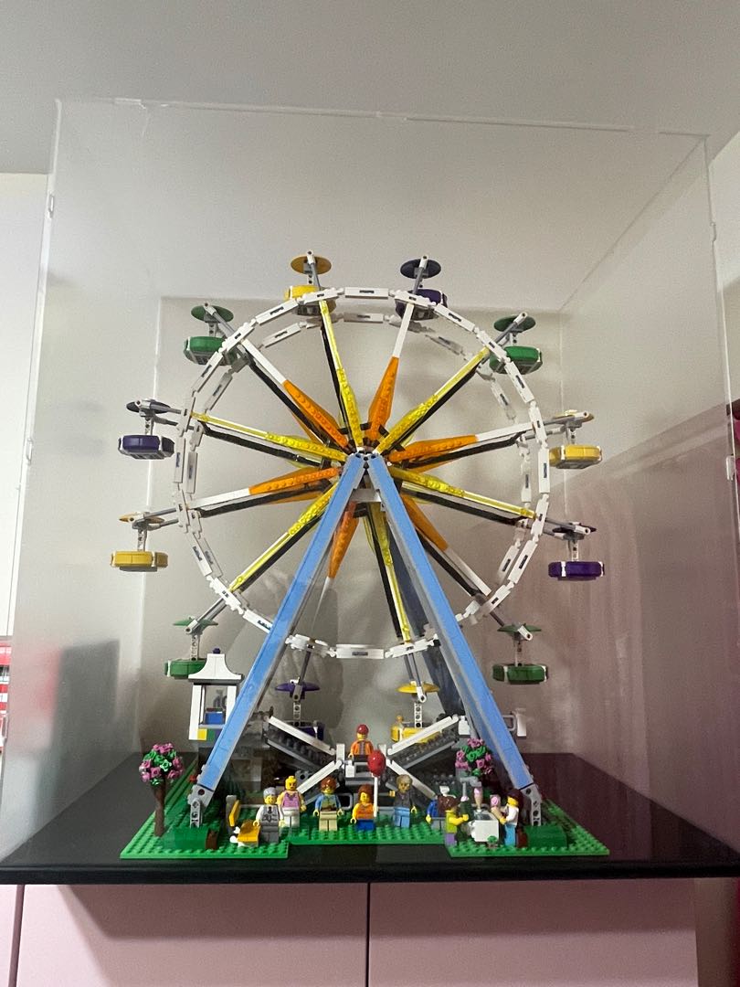Lego 10247 Ferris Wheel with Display Casing, Hobbies & Toys, Toys ...