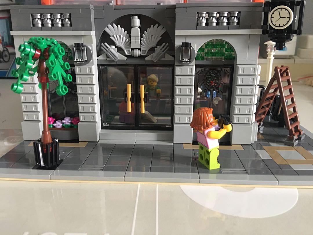 LEgo 10251 brick bank, Hobbies & Toys, Toys & Games on Carousell