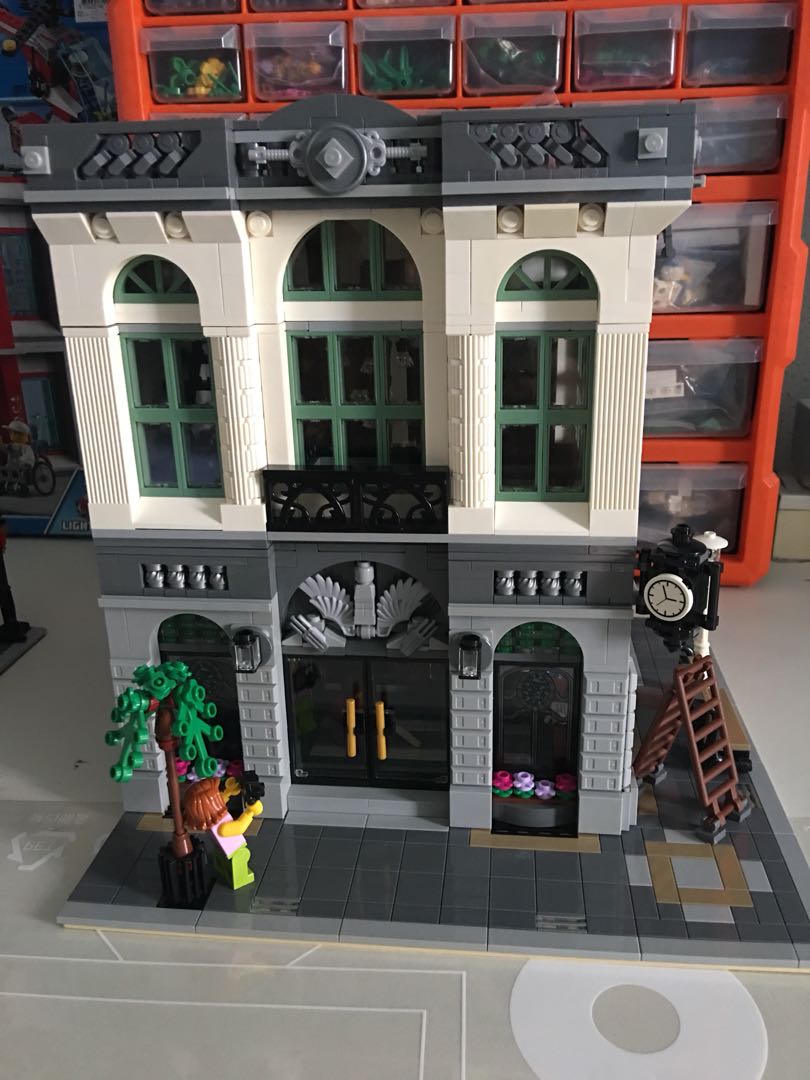 LEgo 10251 brick bank, Hobbies & Toys, Toys & Games on Carousell