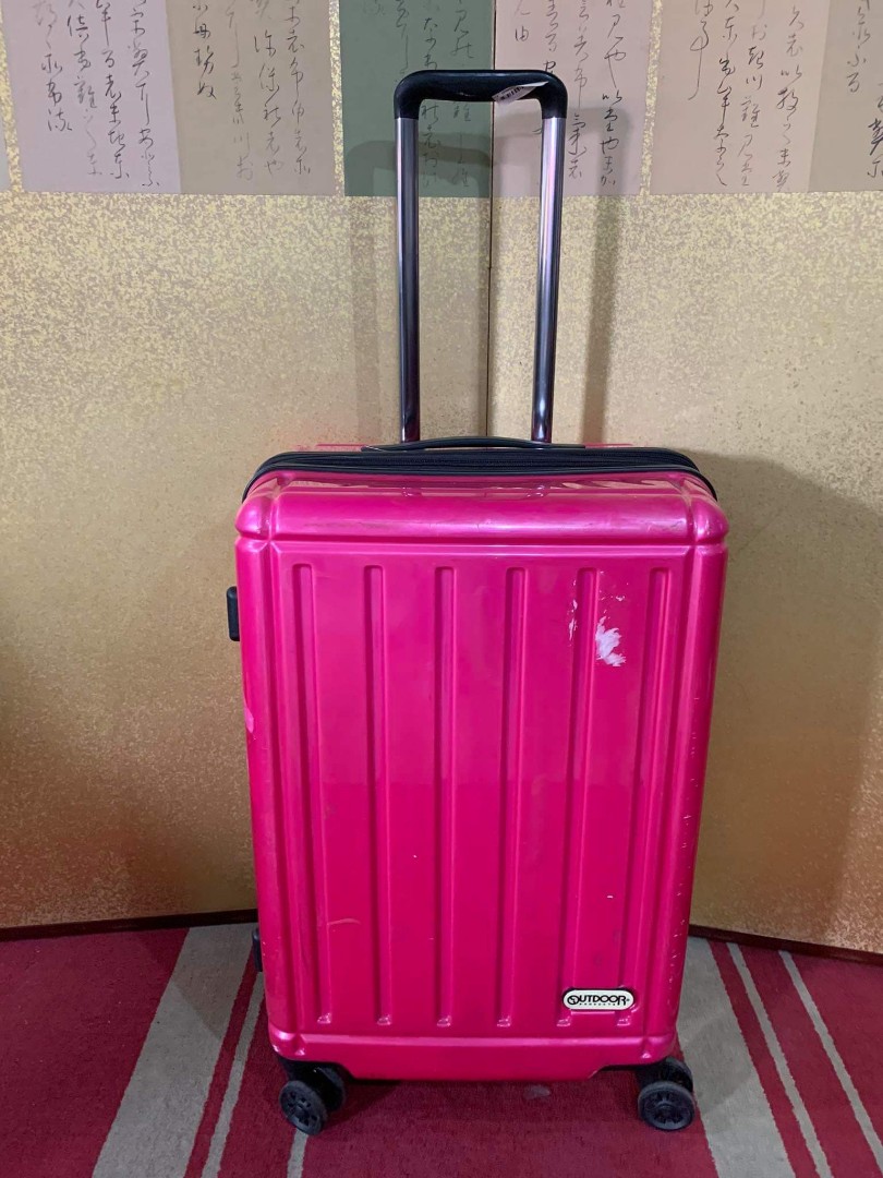 Luggage Pink Maleta With Key, Hobbies & Toys, Travel, Luggage on Carousell
