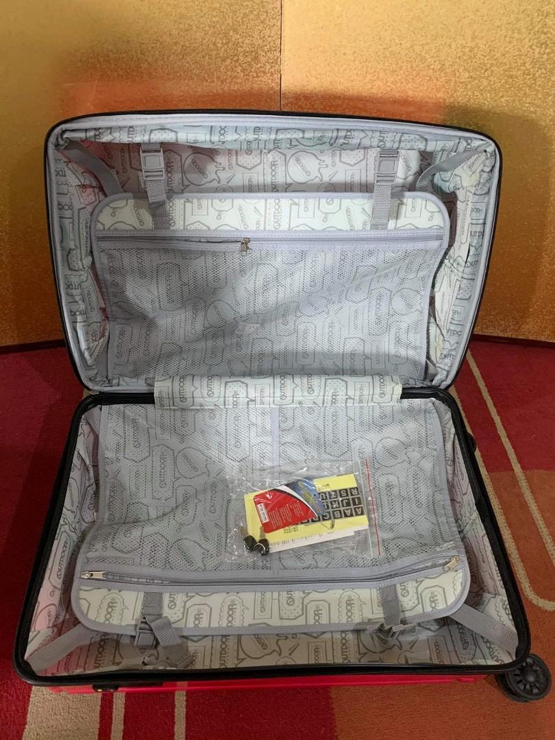 Luggage Pink Maleta With Key, Hobbies & Toys, Travel, Luggage on Carousell