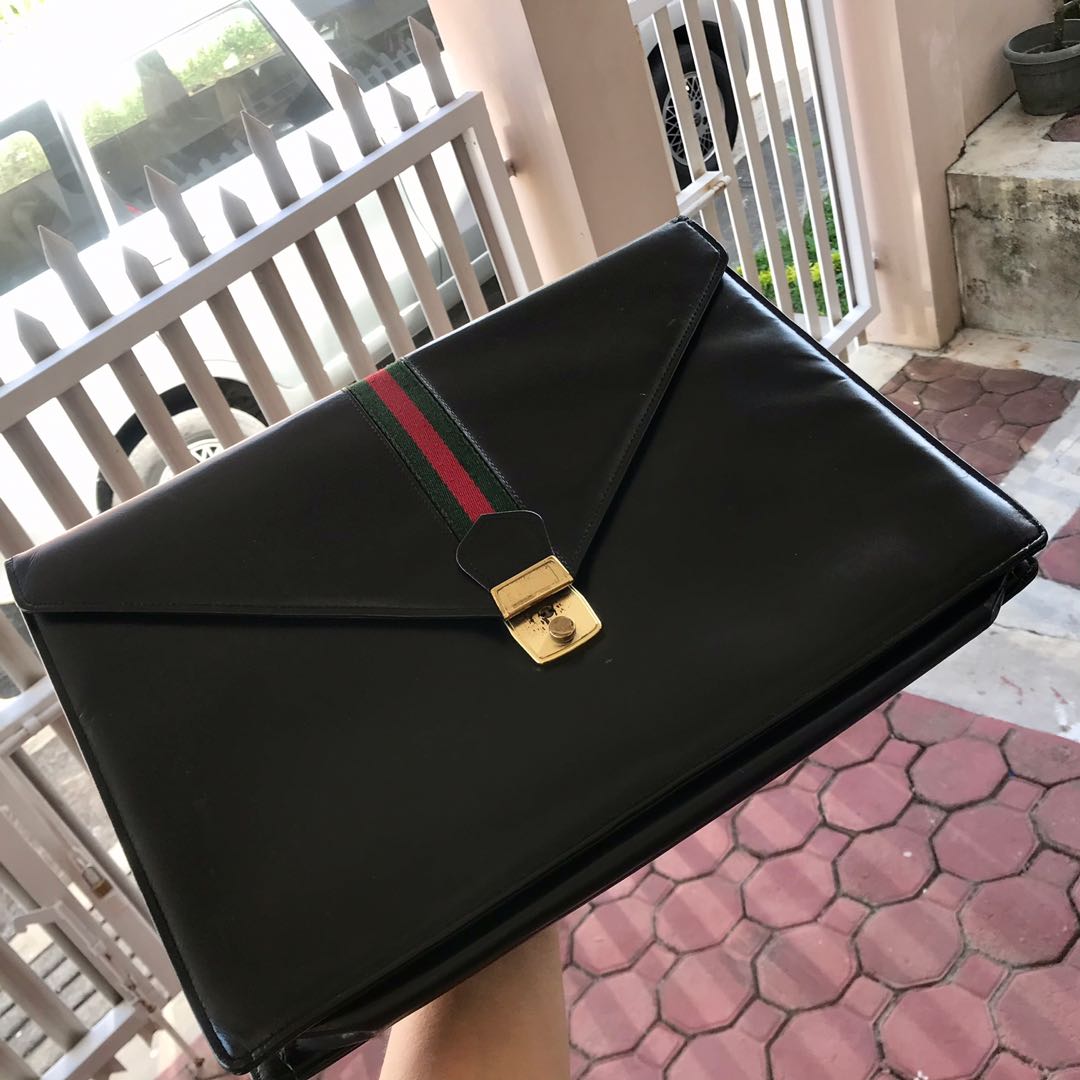 Vintage Gucci Envelope, Luxury, Bags & Wallets on Carousell