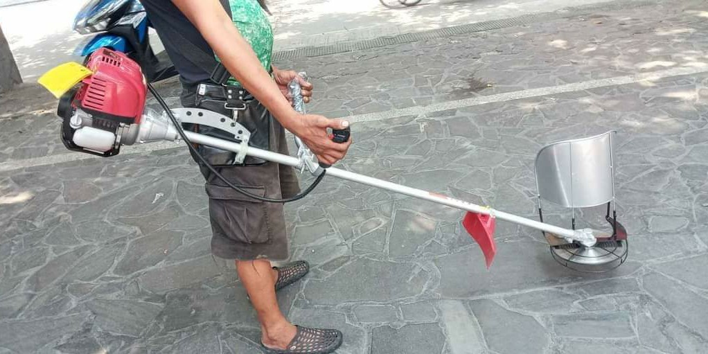 HONDA GX35 RISE HARVESTER 4 STROKE, Furniture & Home Living, Gardening, Gardening Tools ...