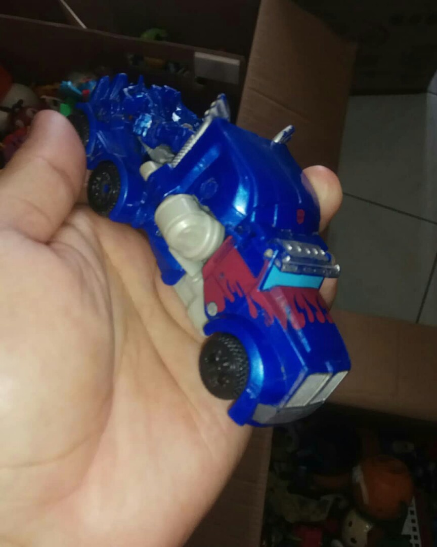 Mainan transformers optimus prime, Toys & Collectibles, Mainan di Carousell