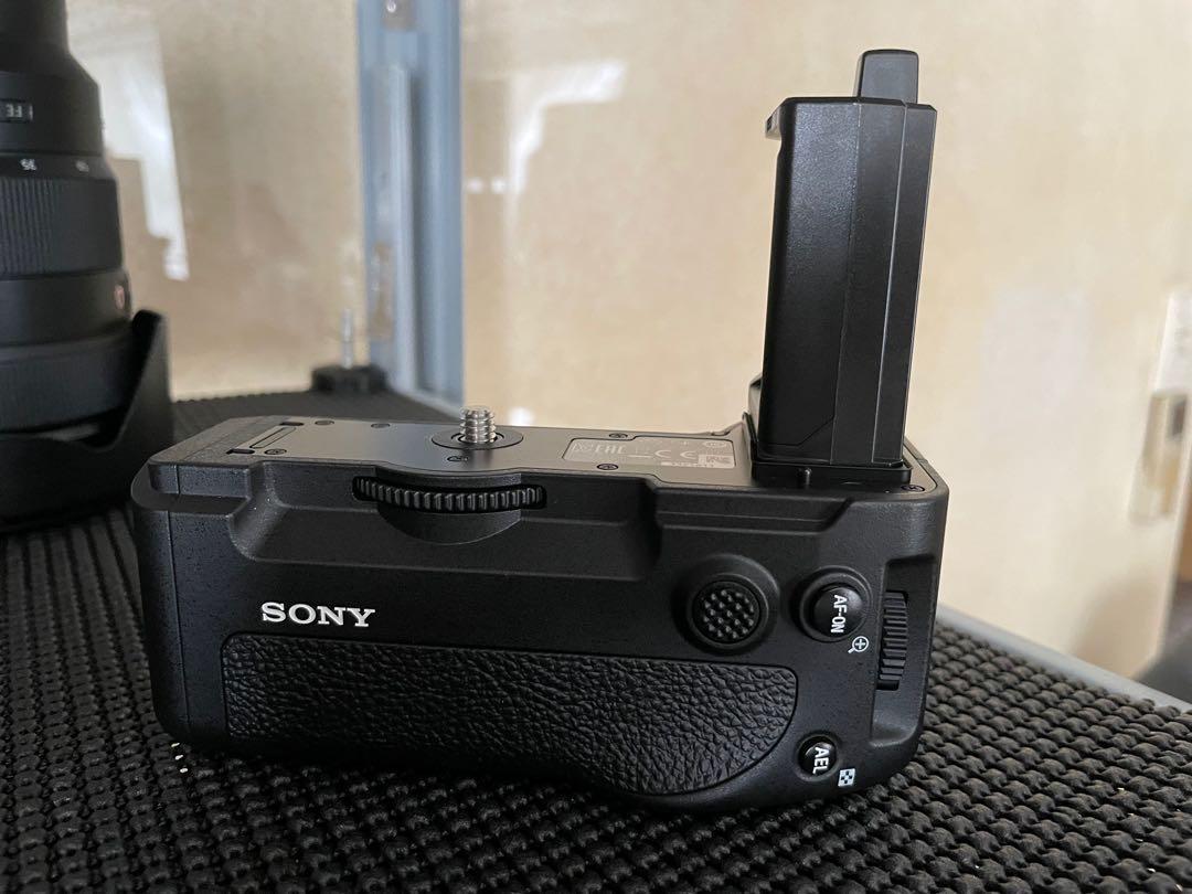 Sony VG-C4EM vertical grip for alpha A9ii A7R4 A7S3 A74 mirrorless ...