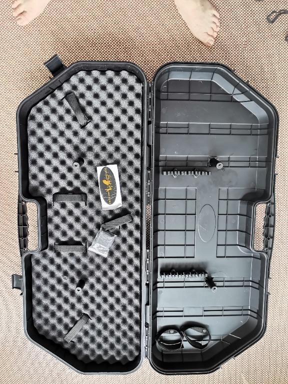 Topoint compound hard case, Sports Equipment, Sports & Games, Billiards ...