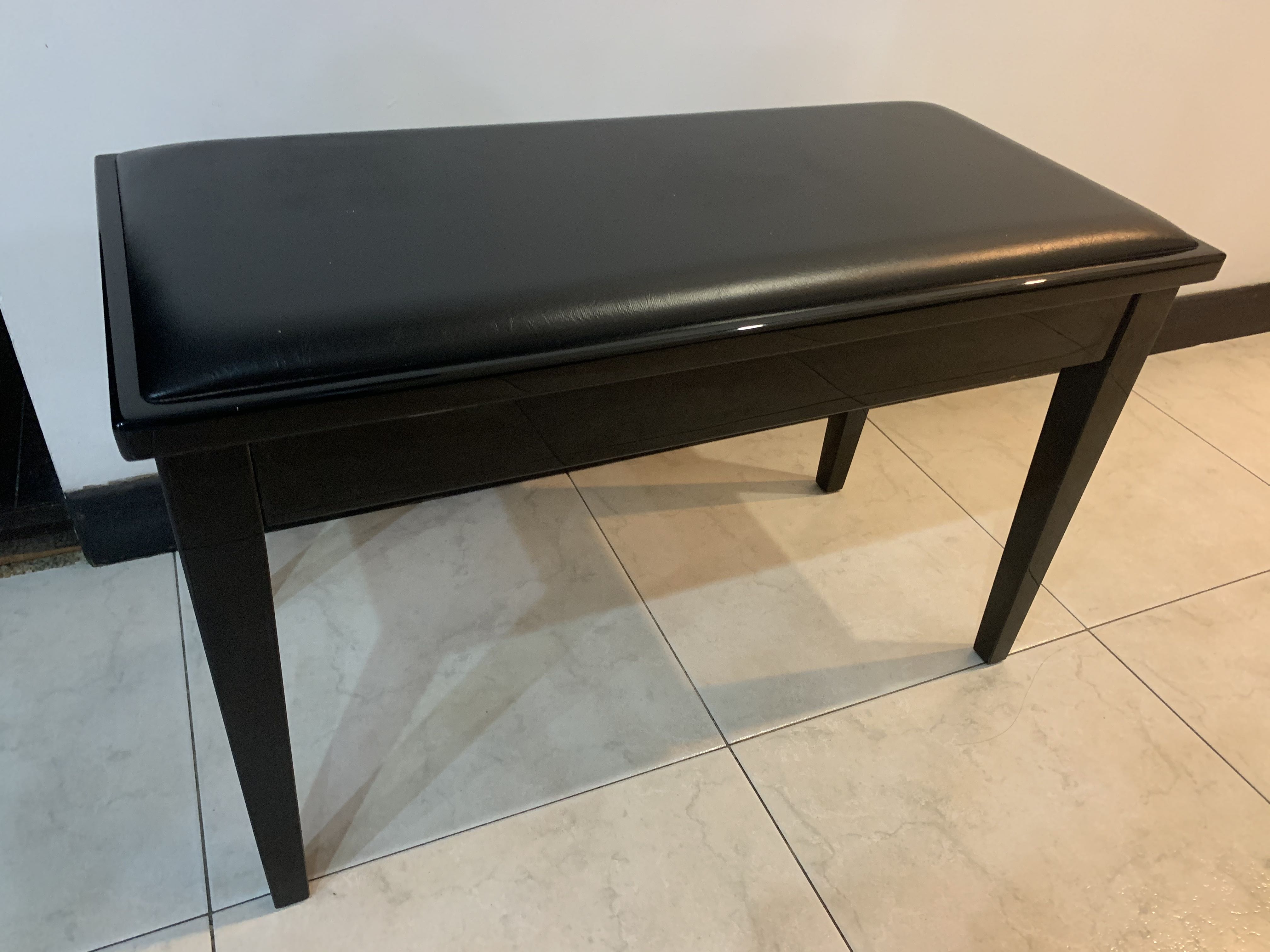Yamaha piano chair, Furniture, Tables & Chairs on Carousell
