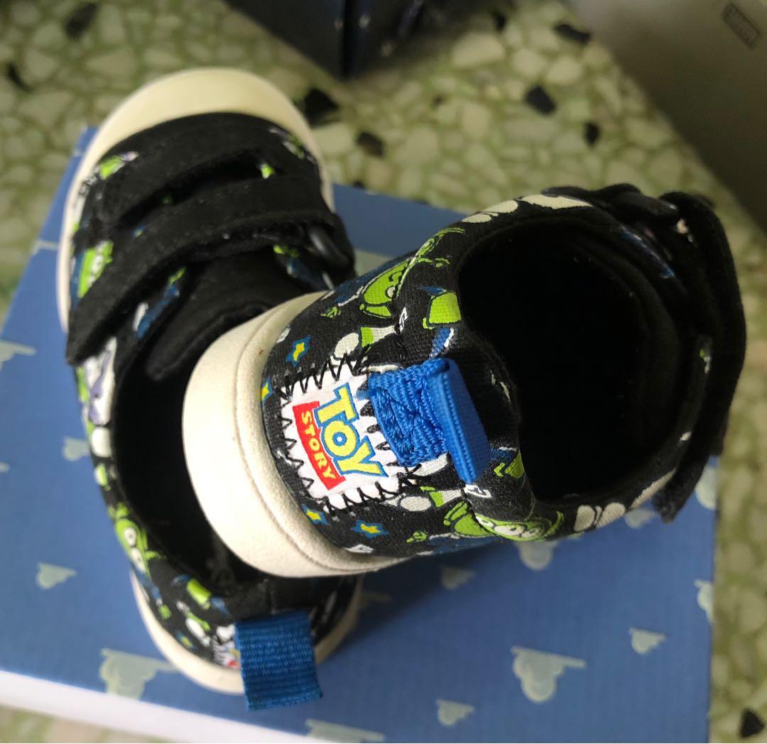 Clarks Toy Story, Babies & Kids, Babies & Kids Fashion on Carousell