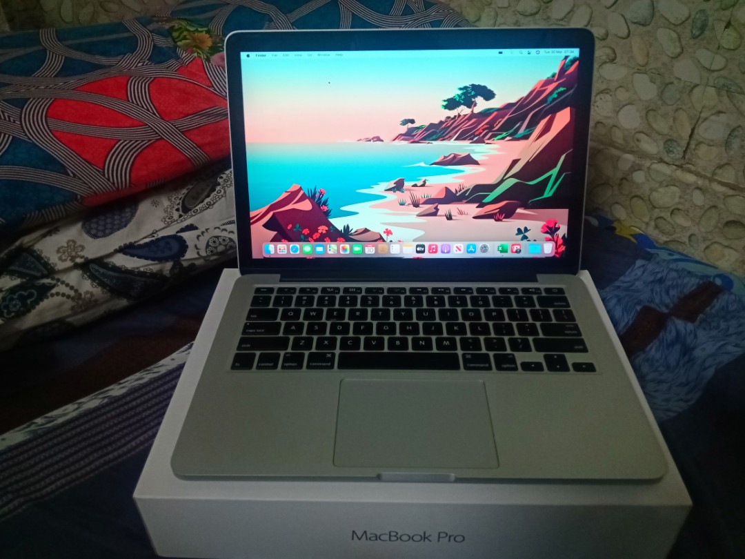 "Macbook pro (Retina, 13-inch, 2015) 2.7 Ghz Core i5 8GB Ram 128GB Ssd ...