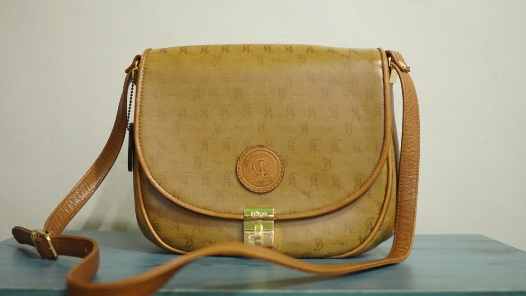 Calso Milan Vintage Sling Bag, Women's Fashion, Bags & Wallets, Cross ...