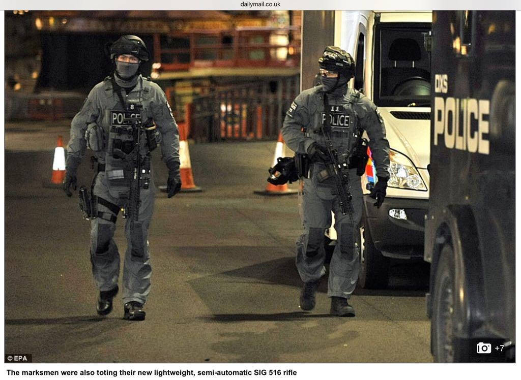 Arc'teryx LEAF Assault AR Set Wolf Grey M/L CTSFO SCO19 MET, 興趣及遊戲, 旅行 ...