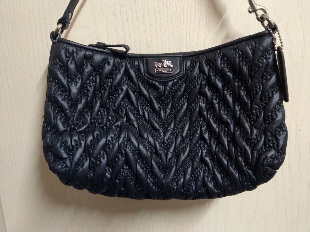 Coach 70周年限定皺褶包 手提包 尼龍 編織 空氣織造 雲朵包, 名牌精品, 精品包與皮夾在旋轉拍賣