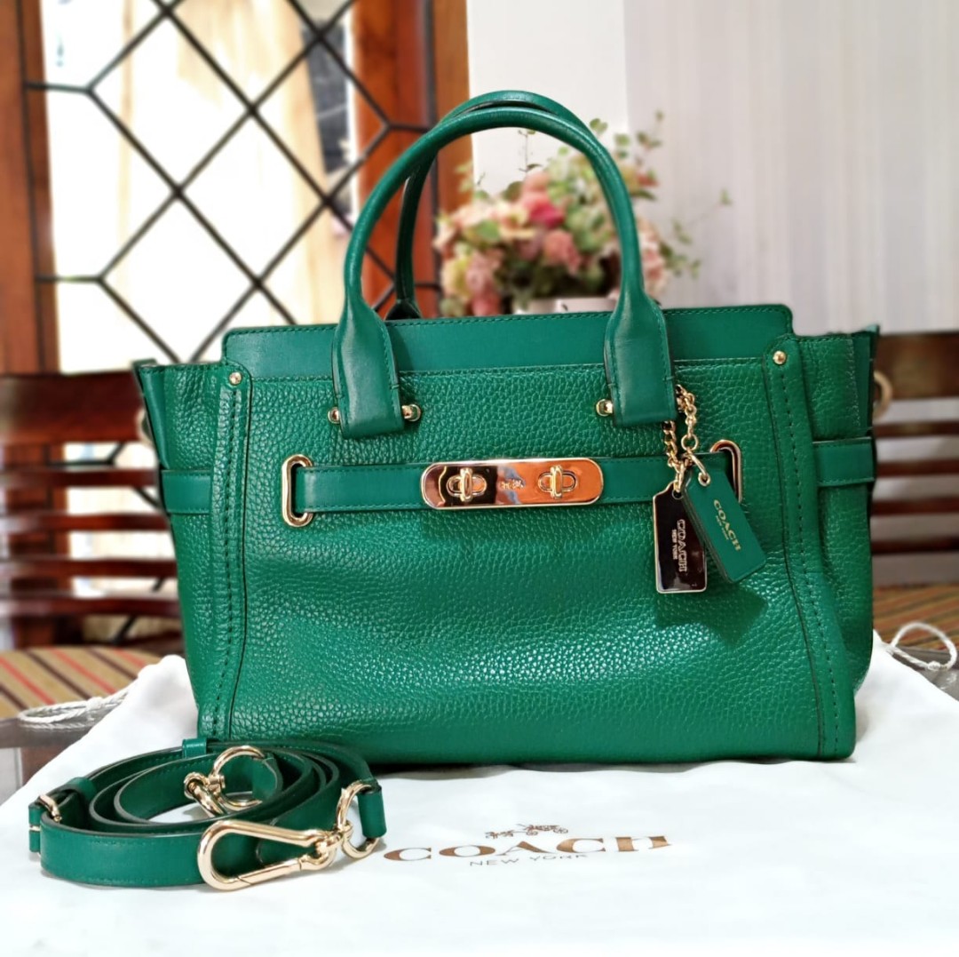 Coach Swagger 27, Fesyen Wanita, Tas & Dompet di Carousell