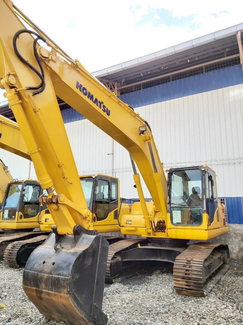 Pc200-8 3/4th bucket size, Special Vehicles, Heavy Vehicles on Carousell